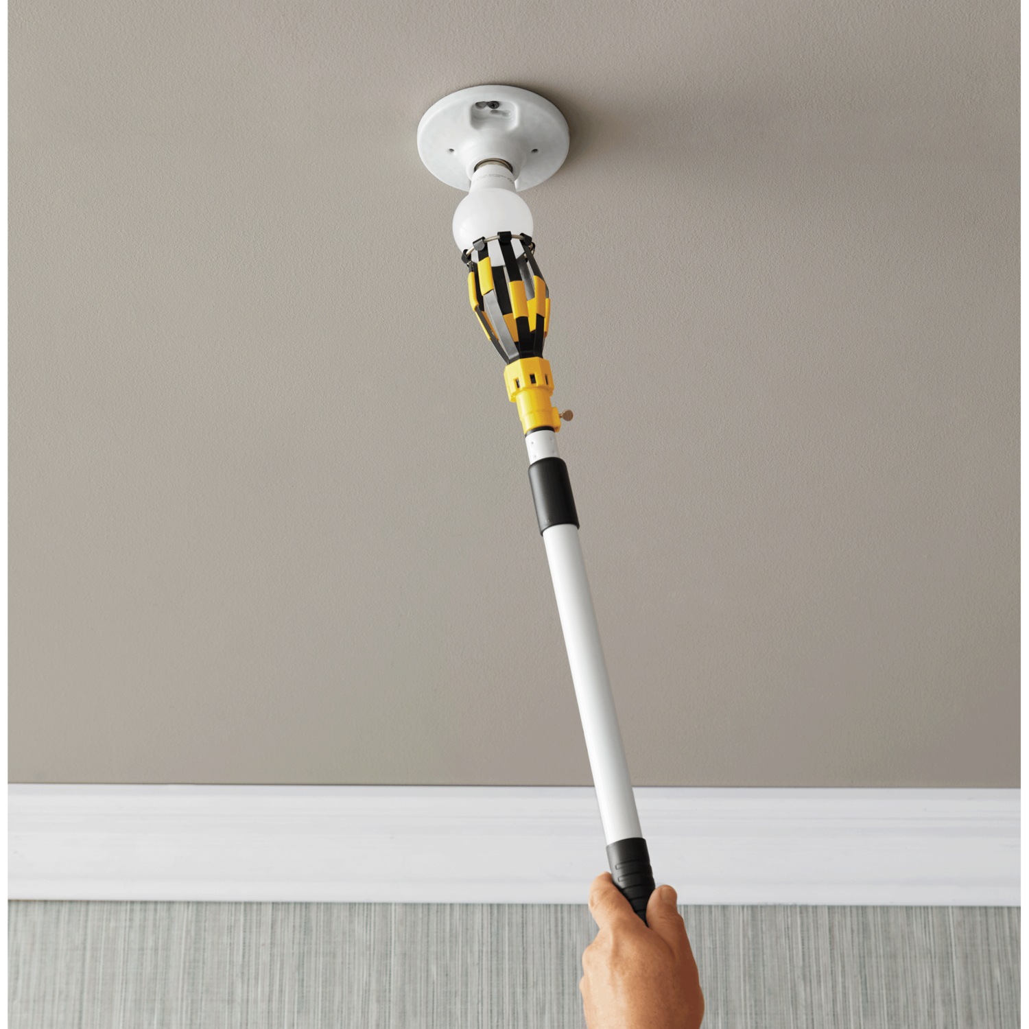 Extendable Light Bulb Changer | Harriet Carter